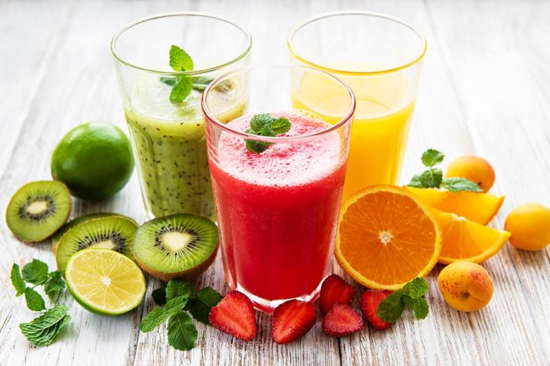 » Refrescos naturales con agua mineral y frutas
